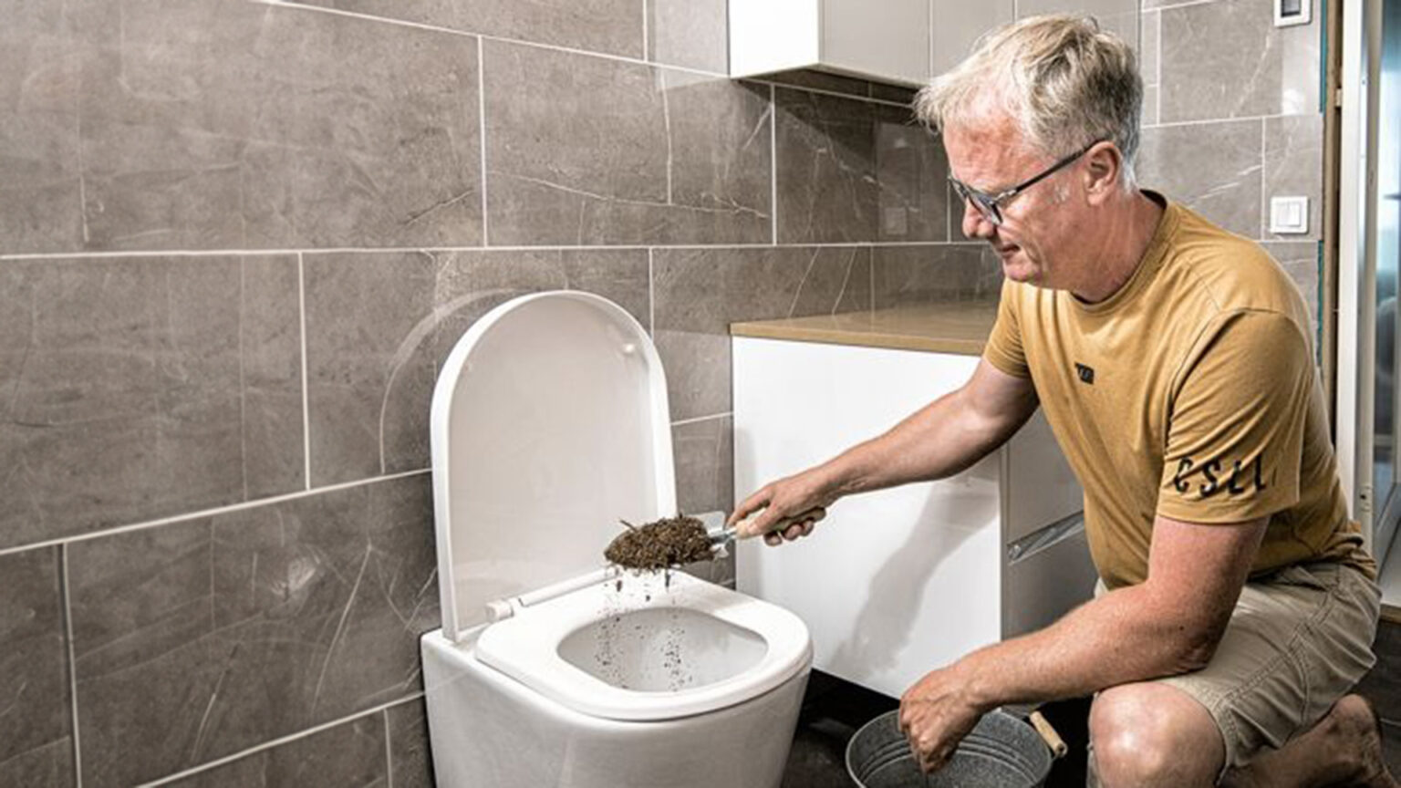 What Is a Vault Toilet? Pros, Cons, and Modern Alternatives - Waterless ...